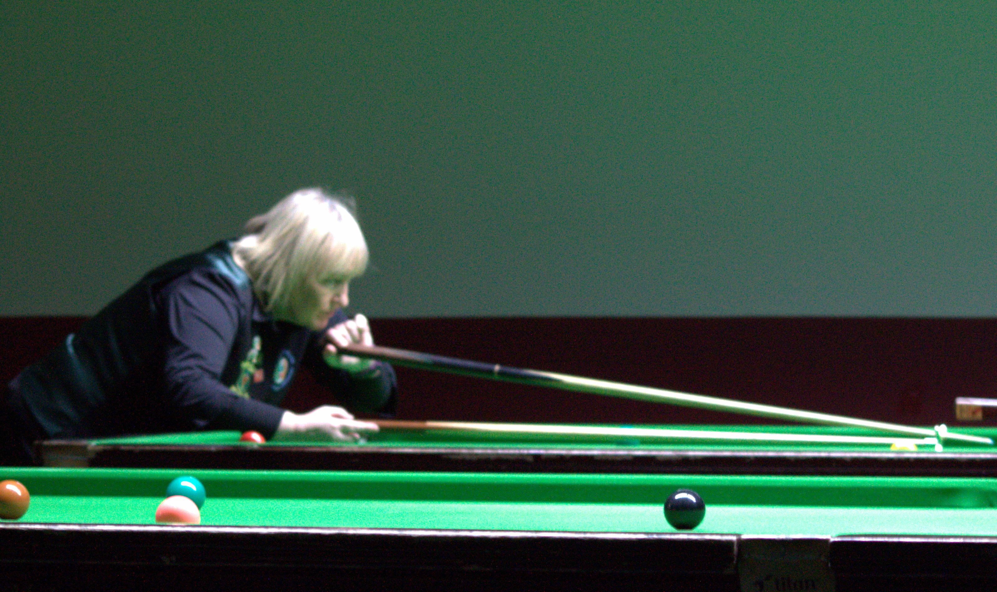 Annette in play | Republic of Ireland Ladies Snooker Association